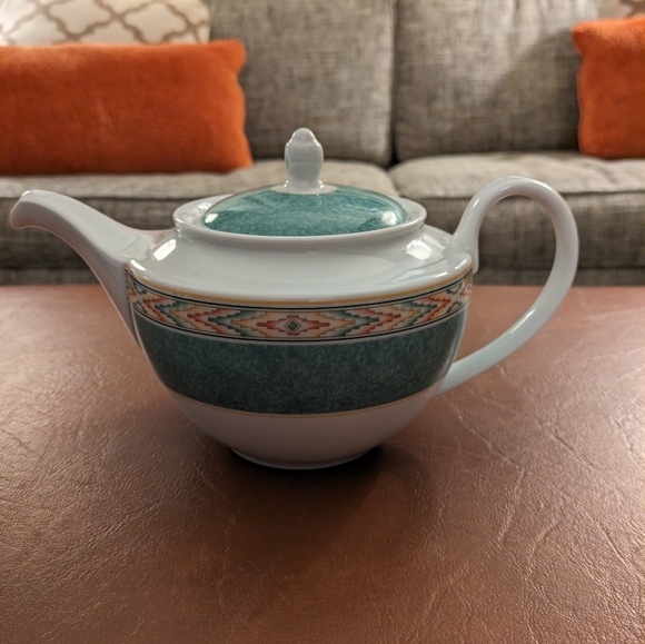 Wedgwood | Kitchen | Rare Wedgwood Teapot Aztec Pattern Porcelain 995 ...